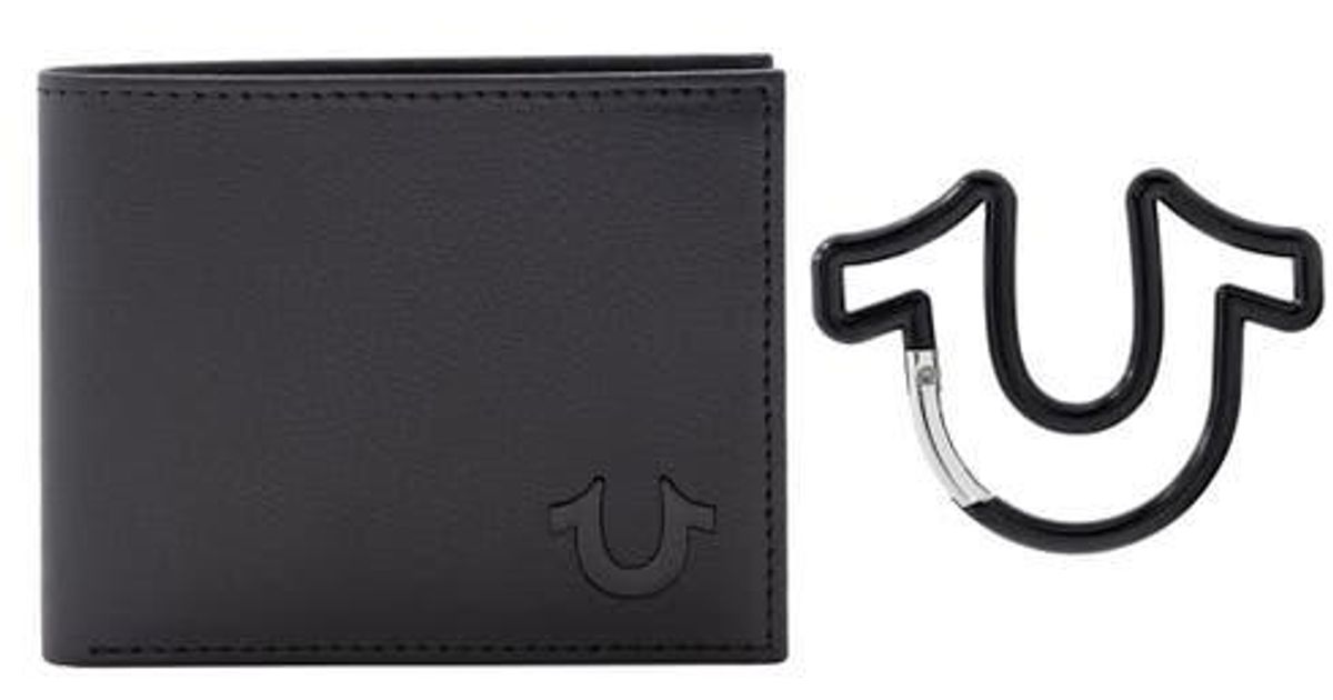 TRUE RELIGION Bifold Wallet & Horseshoe Carabiner Gift Set in White | Lyst