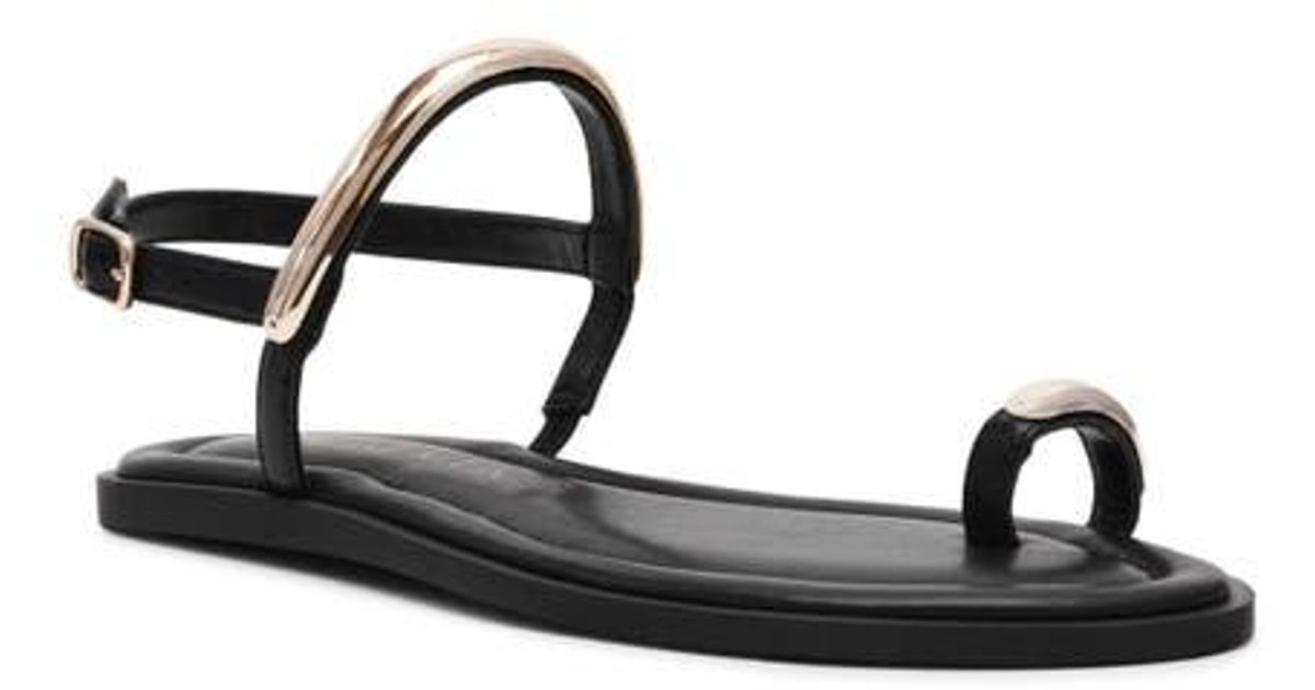 Anne Klein Kallian Toe Loop Sandal in Black | Lyst