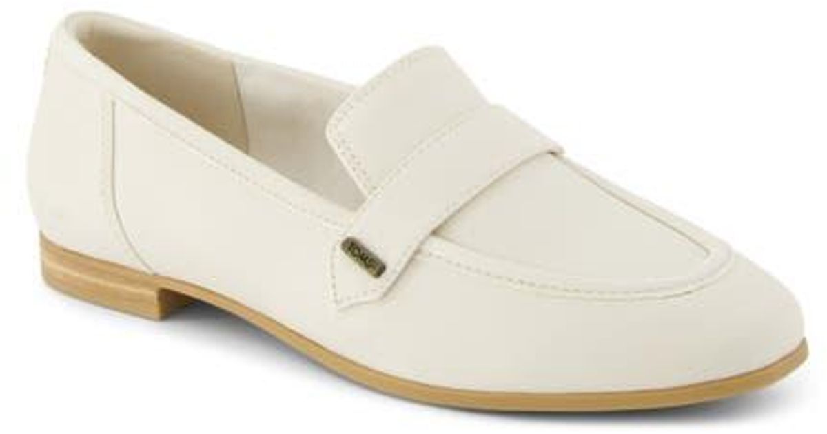 TOMS Lynette Loafer in White | Lyst