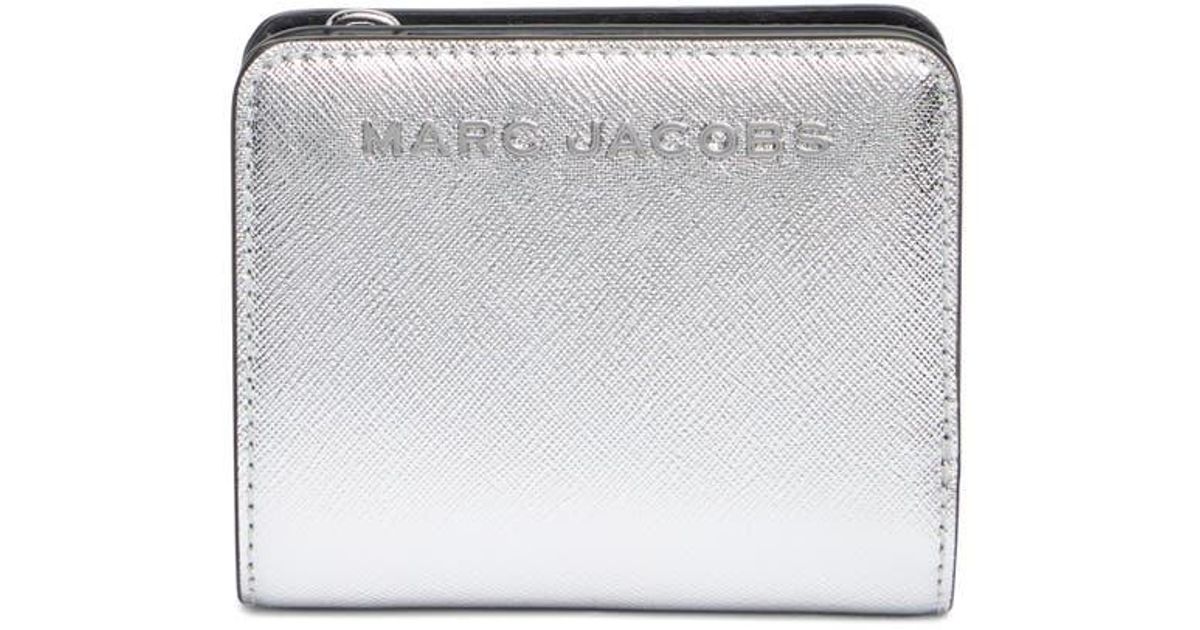 Marc Jacobs Metallic Leather Mini Bifold Wallet in Gray | Lyst