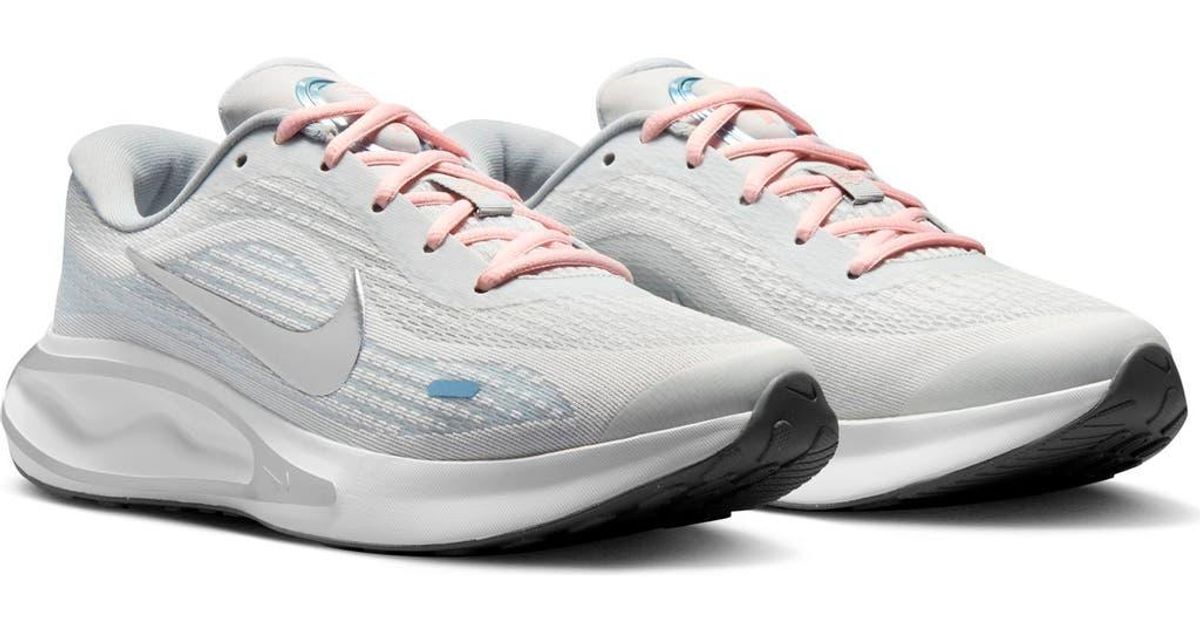 Nike Journey Road Runner Sneaker in White | Lyst