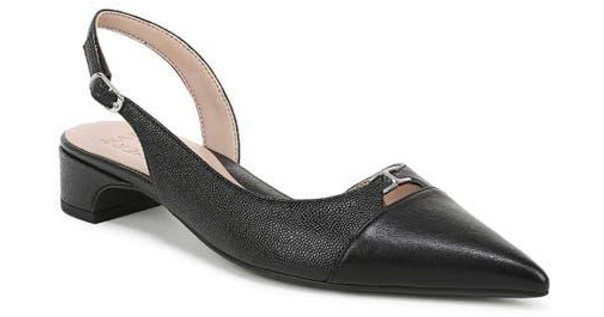 Naturalizer Sabrina Slingback Pointed Toe Pump in Black | Lyst