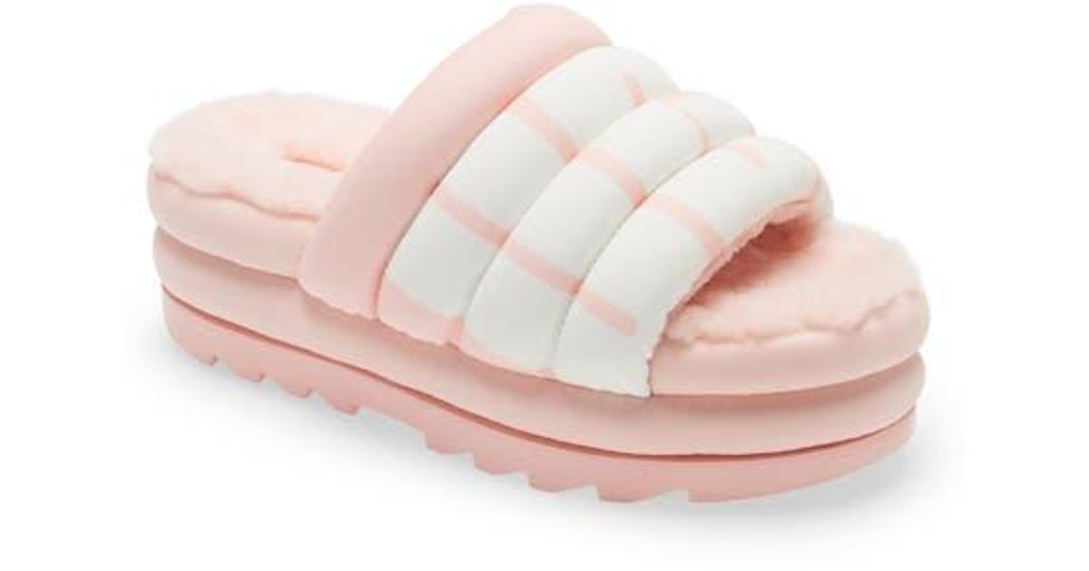 UGG Maxi Genuine Shearling Lined Sandal in Pink | Lyst