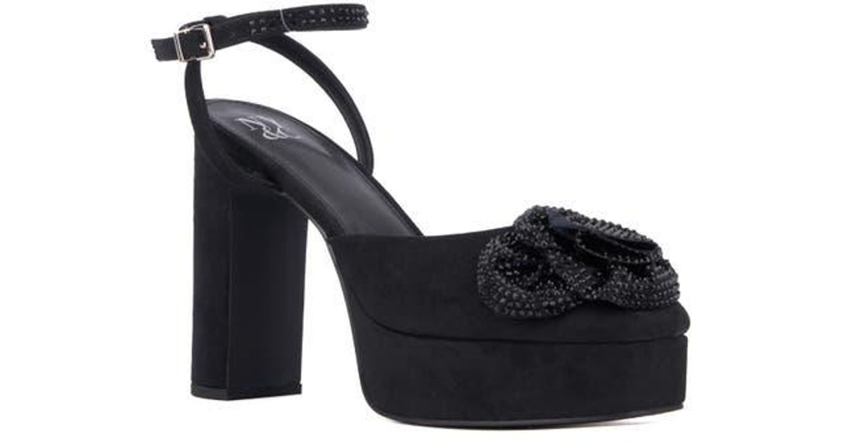 New York & Company Raya Platform Pump in Black | Lyst