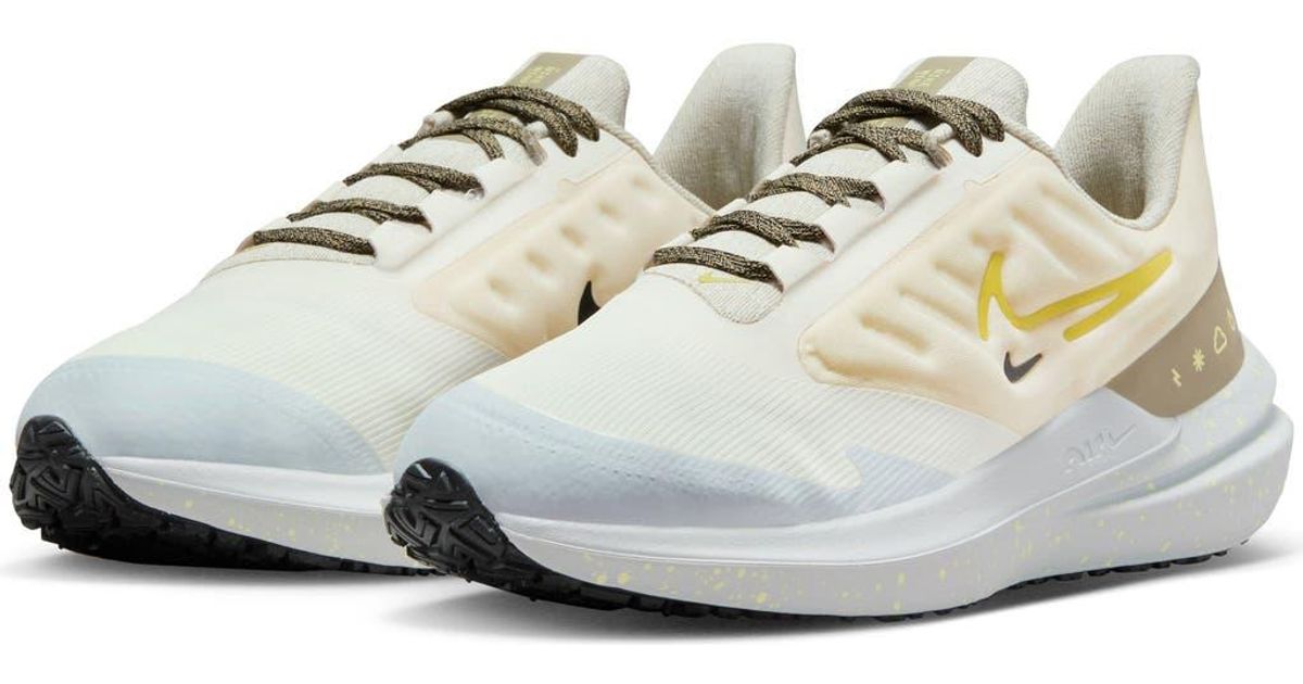 Nike Air Winflo 9 Shield Running Shoe in White | Lyst