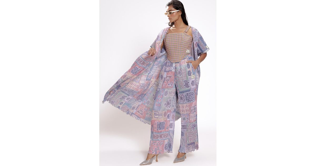 Doh Tak Keh Chaubara Cape in Purple | Lyst