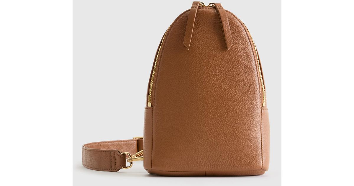 Quince Italian Leather Sling Pack in Brown | Lyst