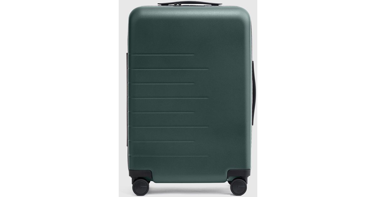 Quince Carry-on Hard Shell Suitcase 21" in Green | Lyst