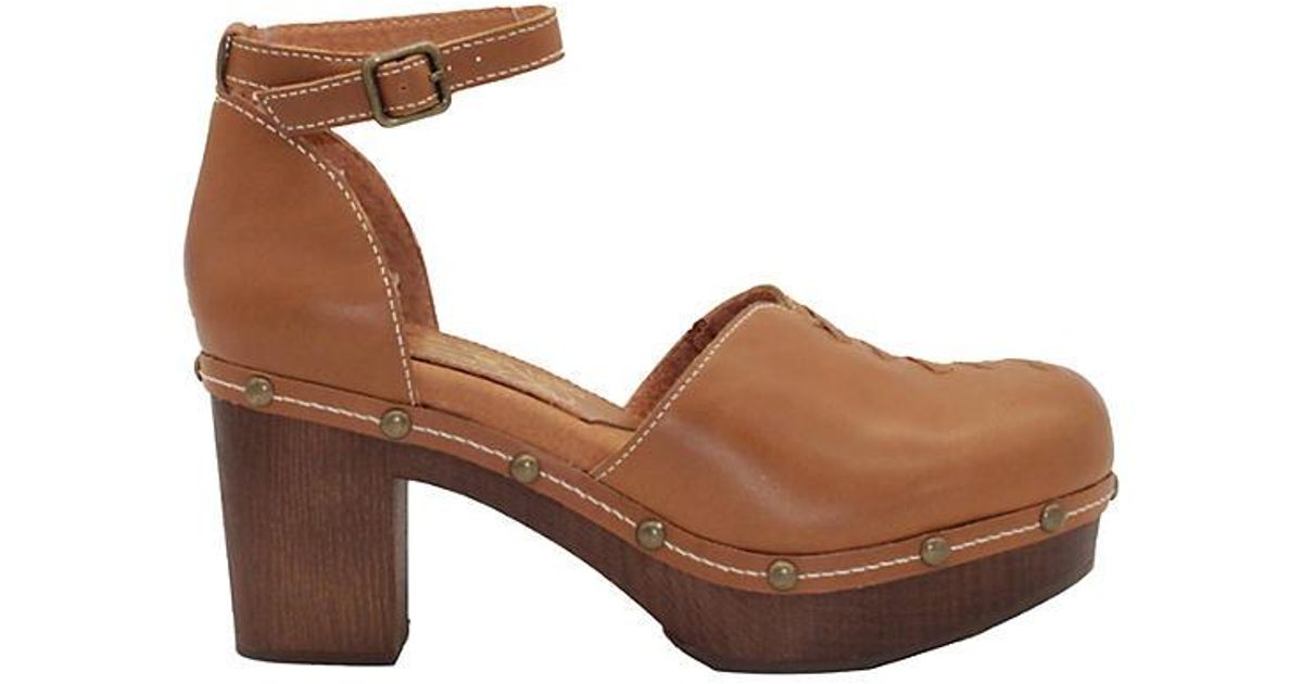 Sbicca Donerail Clog in Brown | Lyst