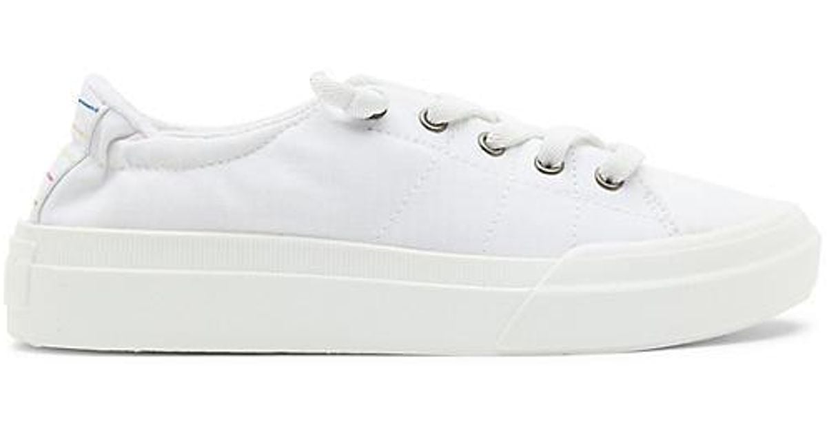 Roxy Summer Sky Slip On Sneaker in White | Lyst