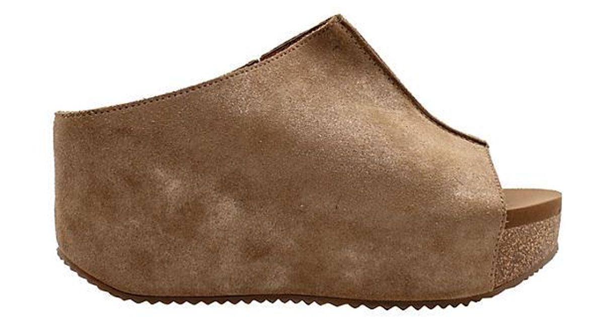 Volatile Carrier Wedge Sandal in Brown | Lyst
