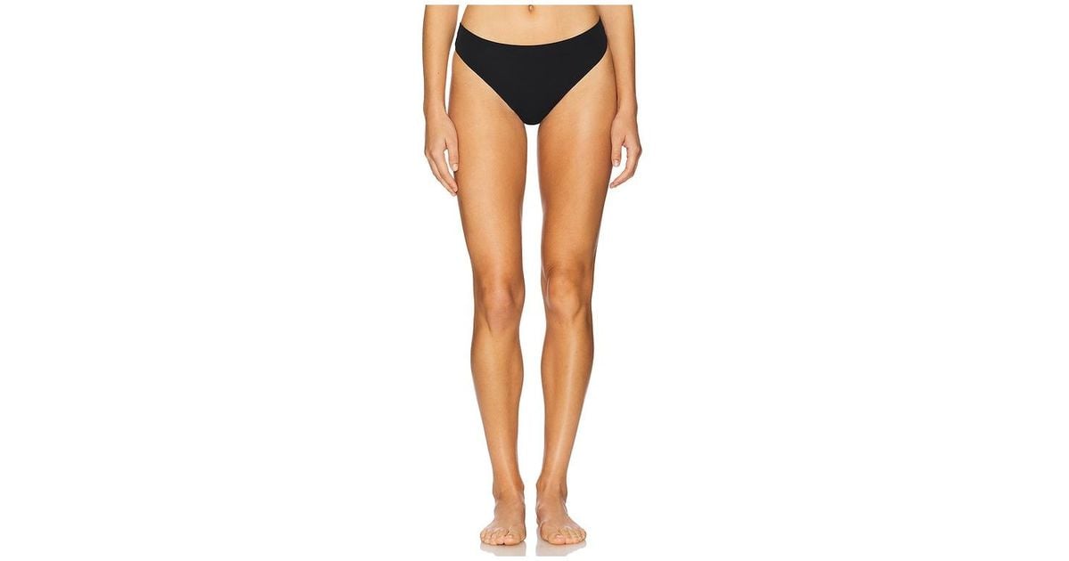 Commando Ballet Body Thong Panty in Black | Lyst