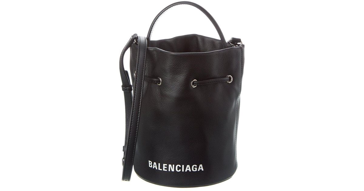 Balenciaga Everyday Drawstring Xs Leather Bucket Bag in Black | Lyst