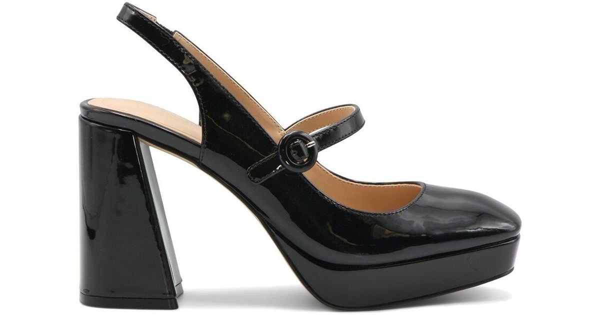 Charles David Nuri Pump in Black | Lyst