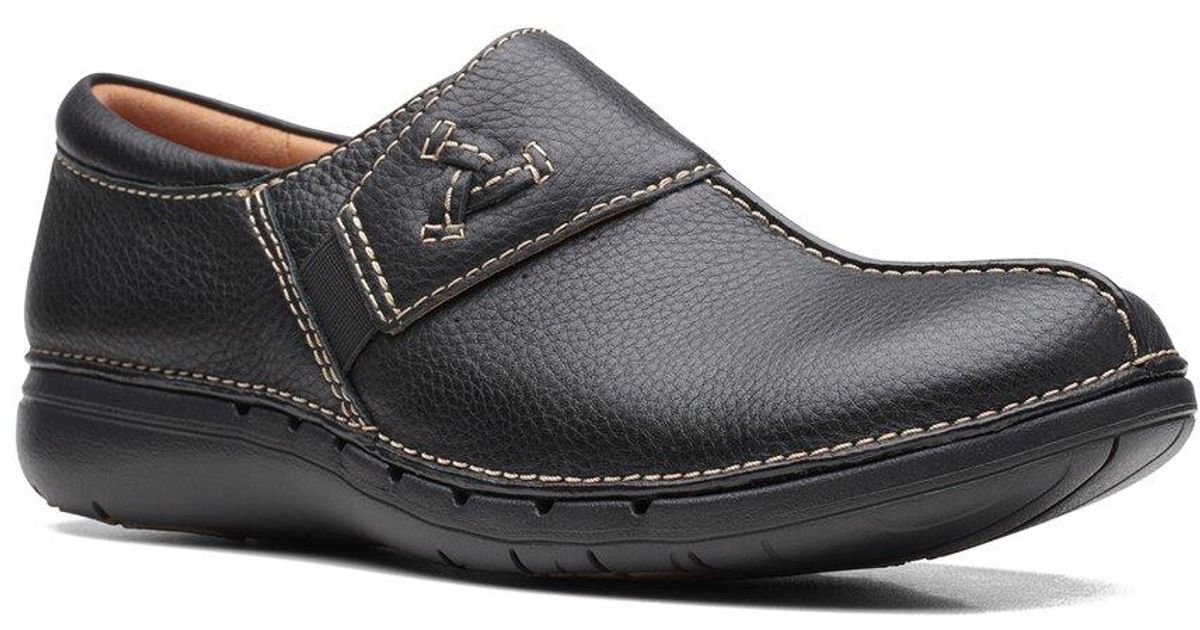 Clarks Un Loop Ave Leather Flat in Black | Lyst