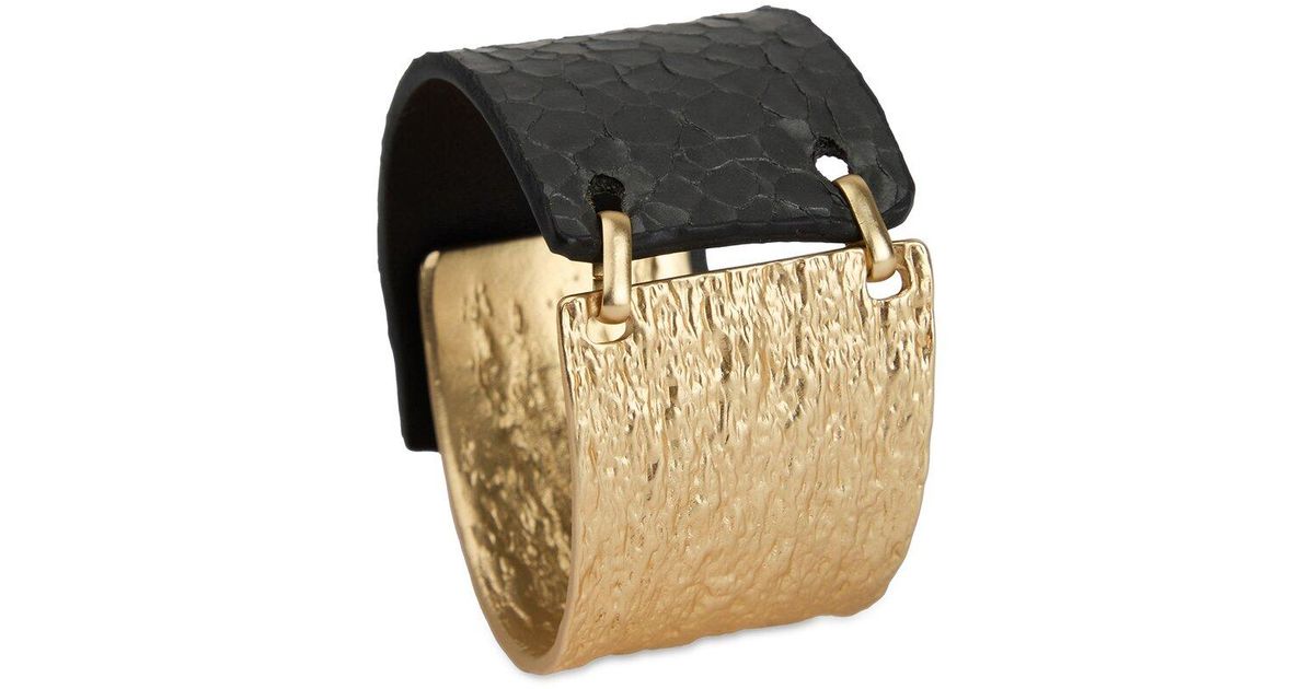 Saachi Textured Leather Bracelet in White | Lyst