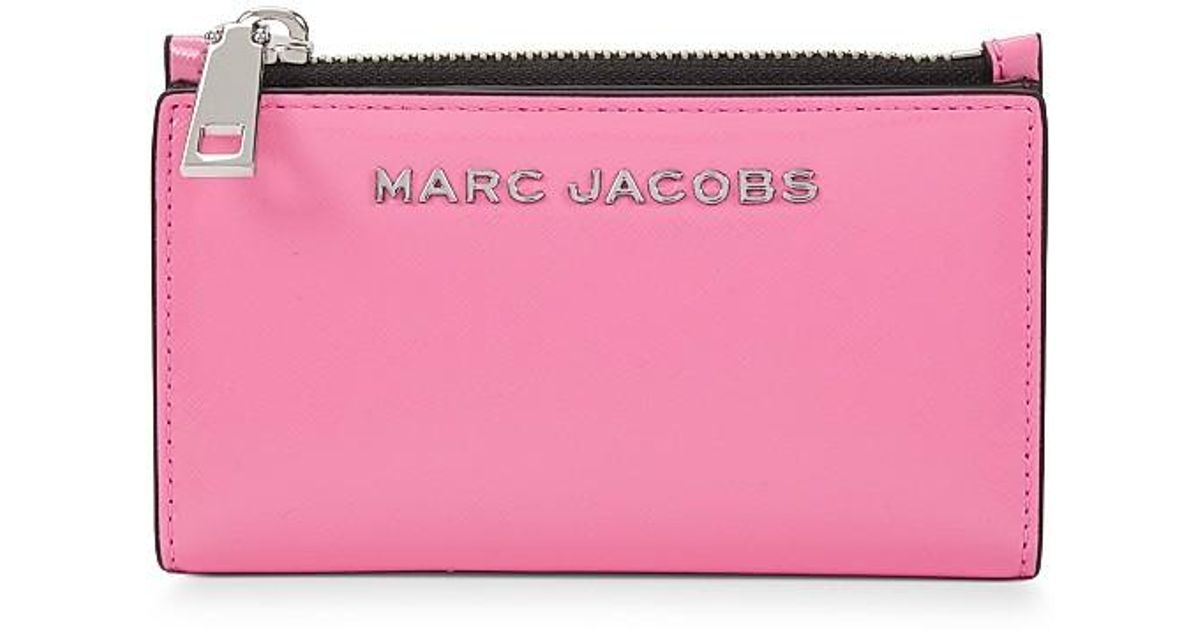 Marc Jacobs Logo Textured Bifold Wallet in Pink | Lyst