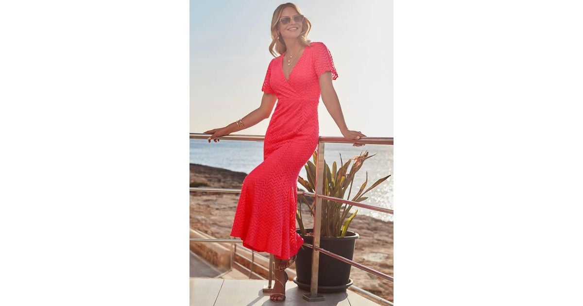 Sosandar Bright Coral Chevron Lace Fit & Flare Dress in Red | Lyst UK