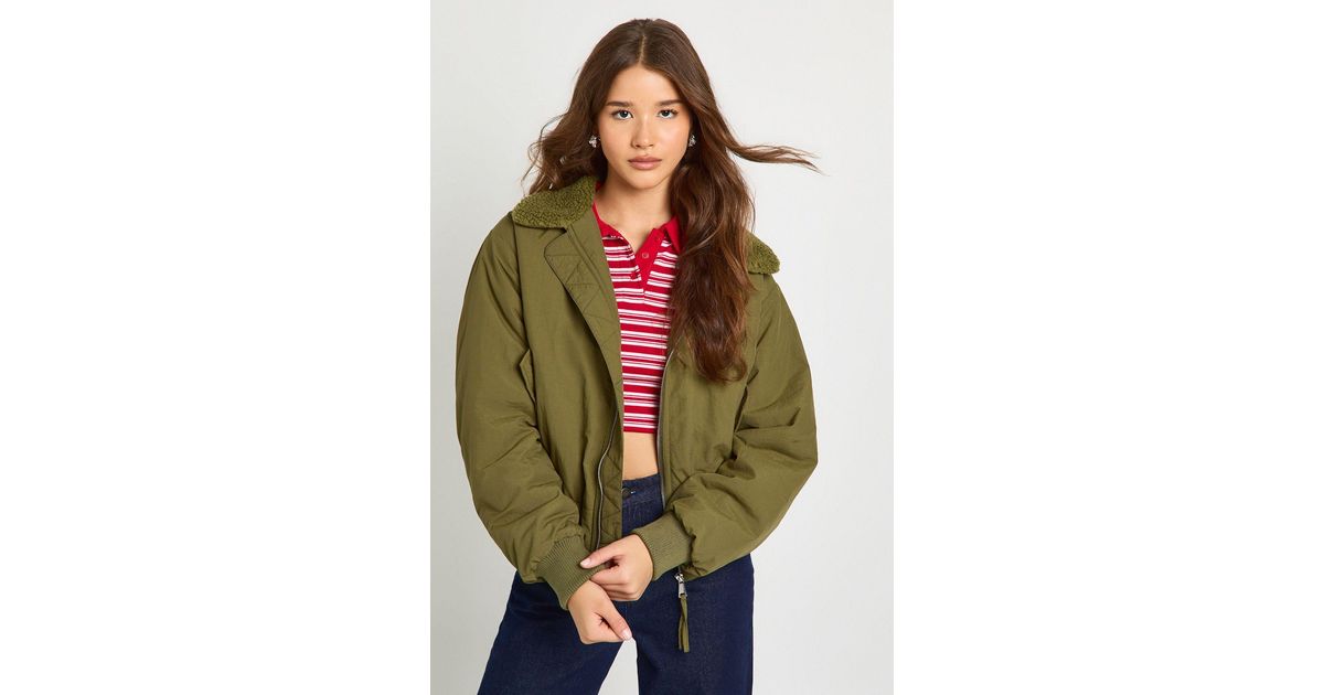 Boohoo Teddy Collared Puffer Jacket in Green | Lyst UK