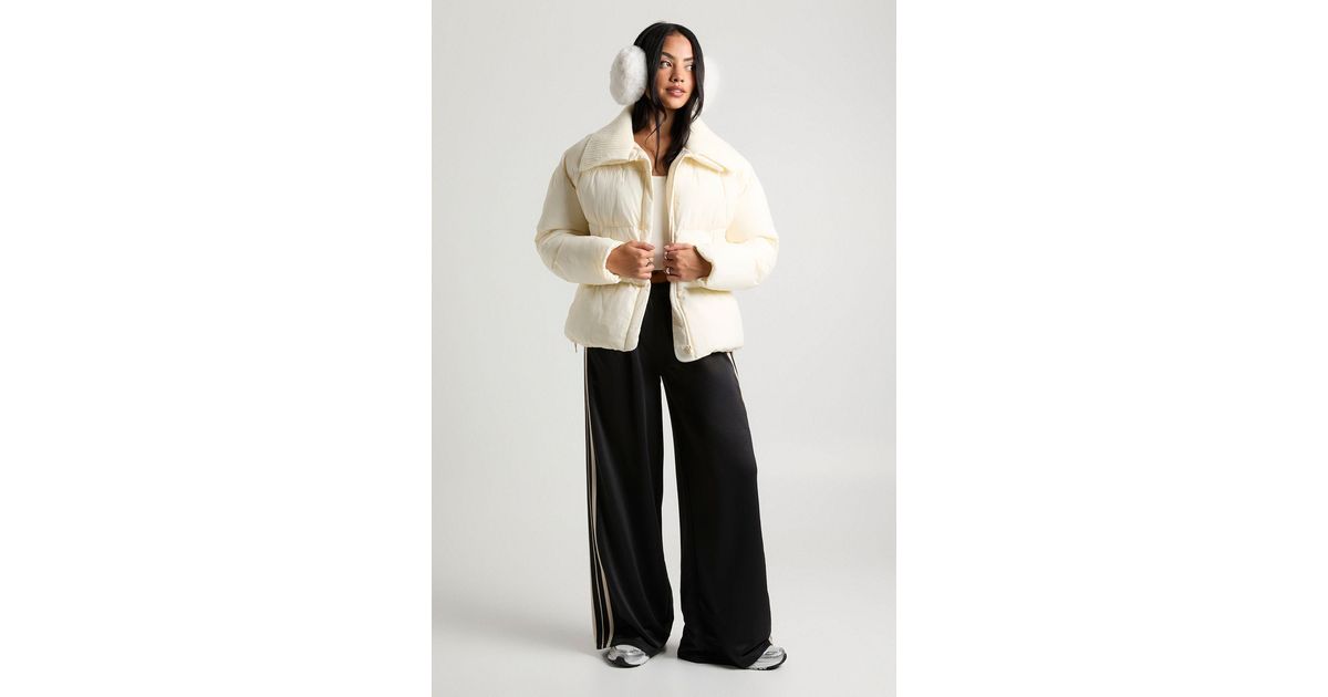 Boohoo Contrast Rib Collar Puffer Jacket in White | Lyst UK