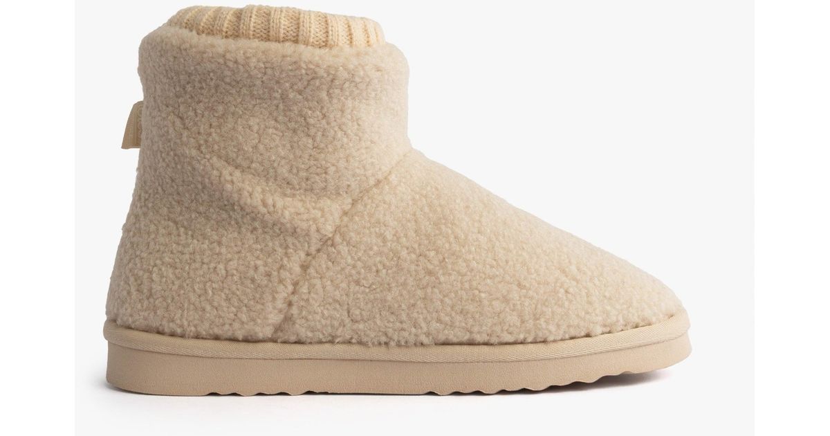 Totes Isotoner Borg Boot With Cuff Detail Slippers in Natural | Lyst UK