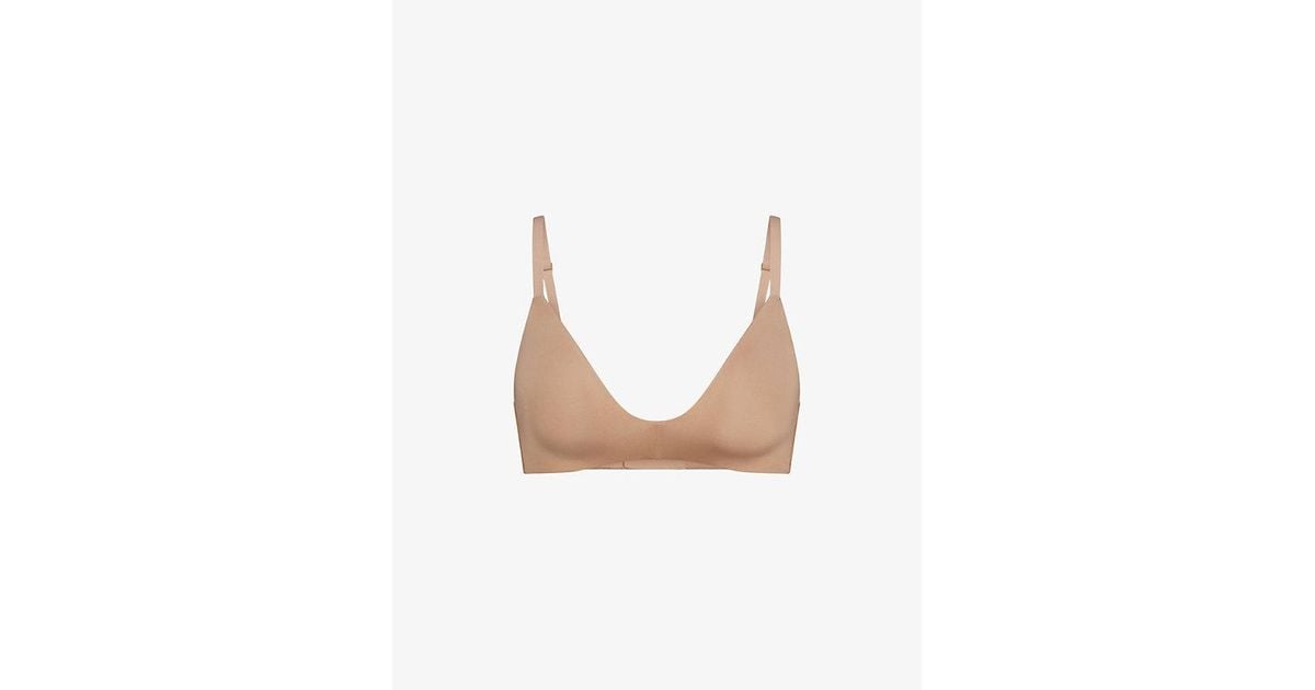 Skims Wireless Form Push-Up Bra in White | Lyst UK