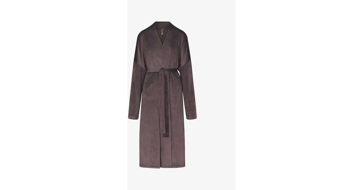 Skims Belted Relaxed-fit Stretch-velour Robe in Brown | Lyst