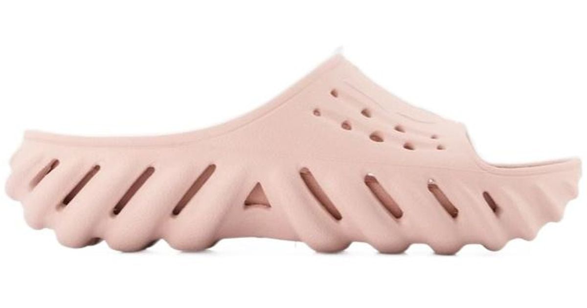 Crocs™ Logo Pattern Slippers in Pink | Lyst