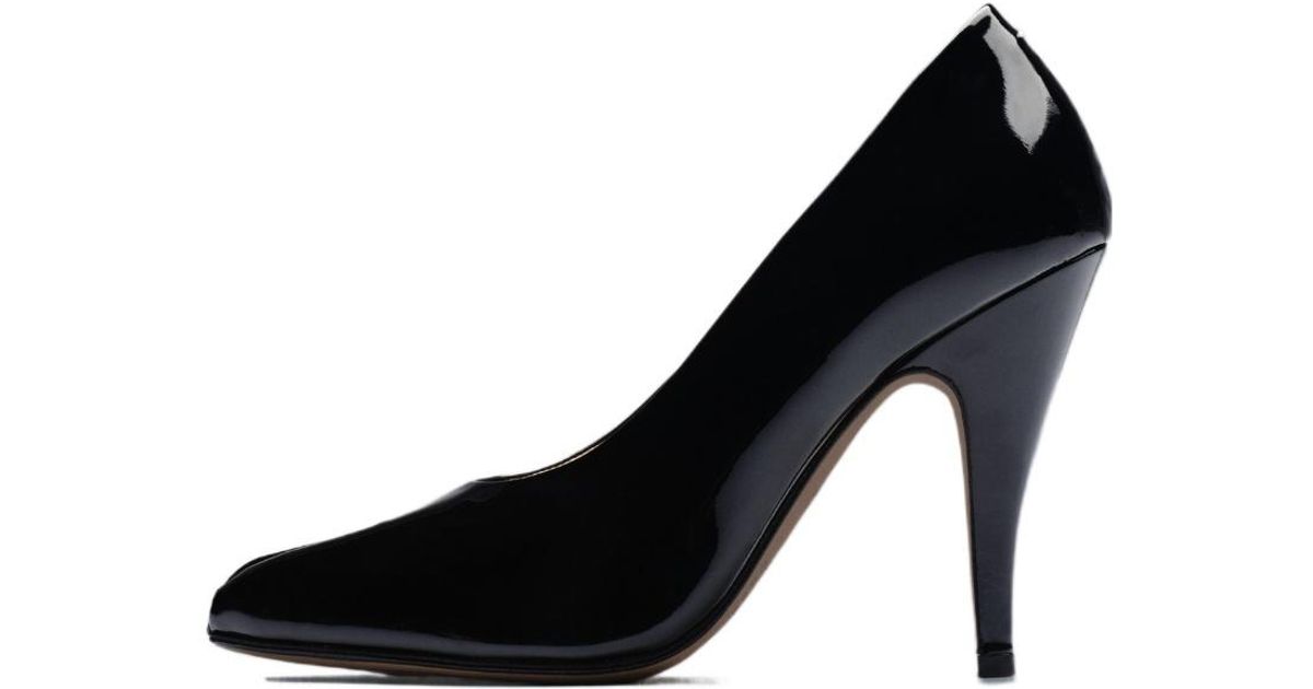 Maison Margiela Tabi Patent Pump in Black | Lyst