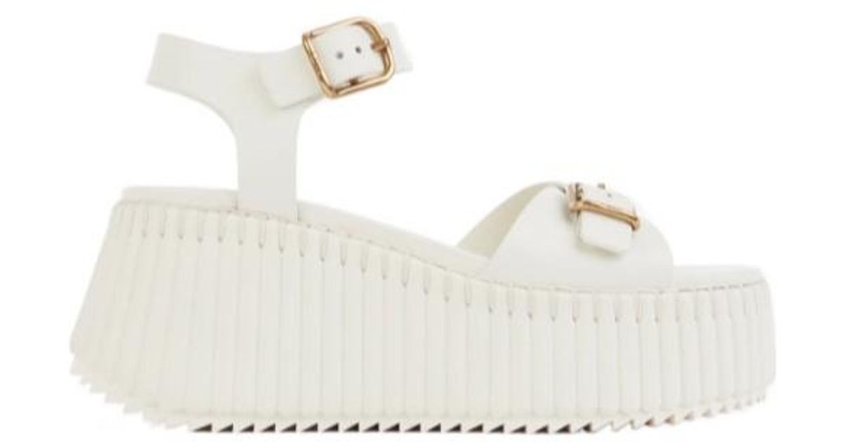 Chloé Open-Toed Wedge Sandals in White | Lyst