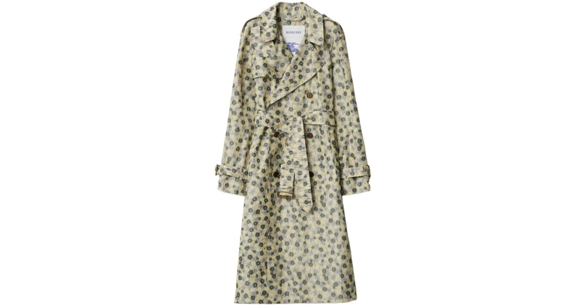 Burberry Long Daisy Lightweight Trench Coat in White | Lyst