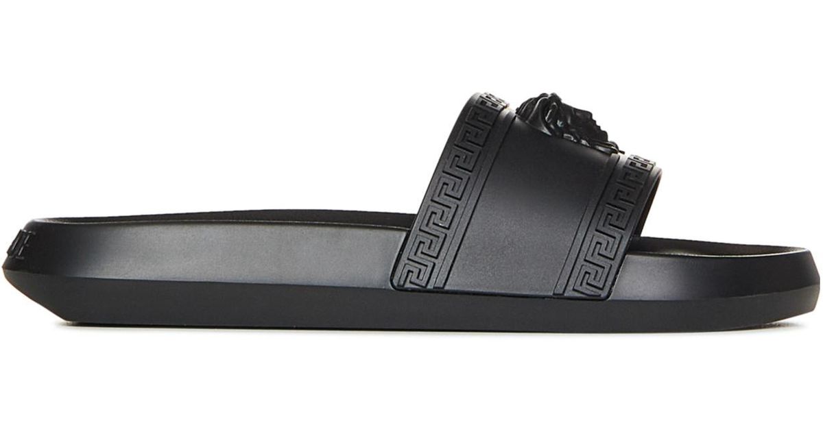 Versace Greca-Embossed Open-Toe Slippers in Black for Men | Lyst