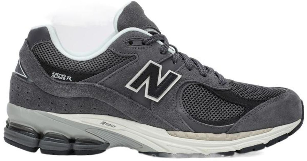 New Balance 2002R Sports Shoes in Black | Lyst