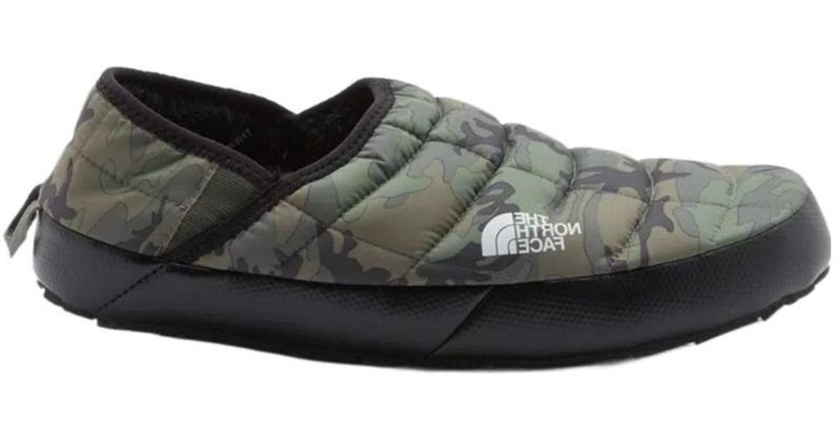 The North Face Camouflage-Print Padded Slippers in Black for Men | Lyst