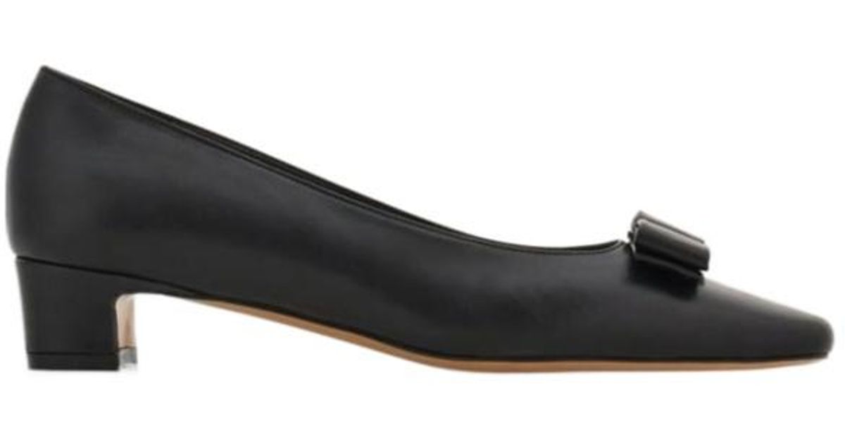 Ferragamo Ferragamo Iconic Bow Pumps in Black | Lyst