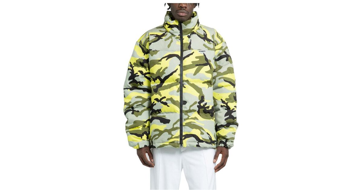 Vetements Camouflage Pattern Down Jacket for Men | Lyst