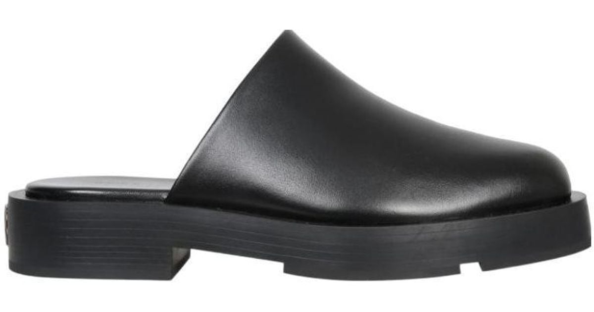 Givenchy Logo Plaque Block-Heel Mules in Black | Lyst