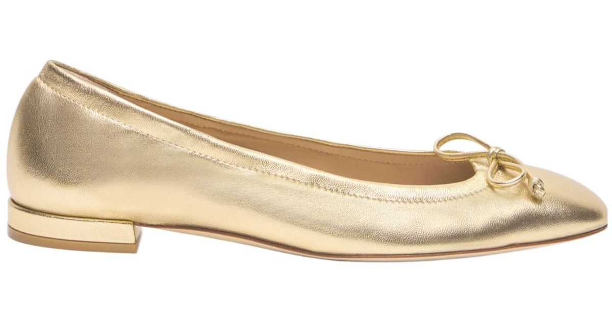 Stuart Weitzman Bria Ballet Flat in Natural | Lyst