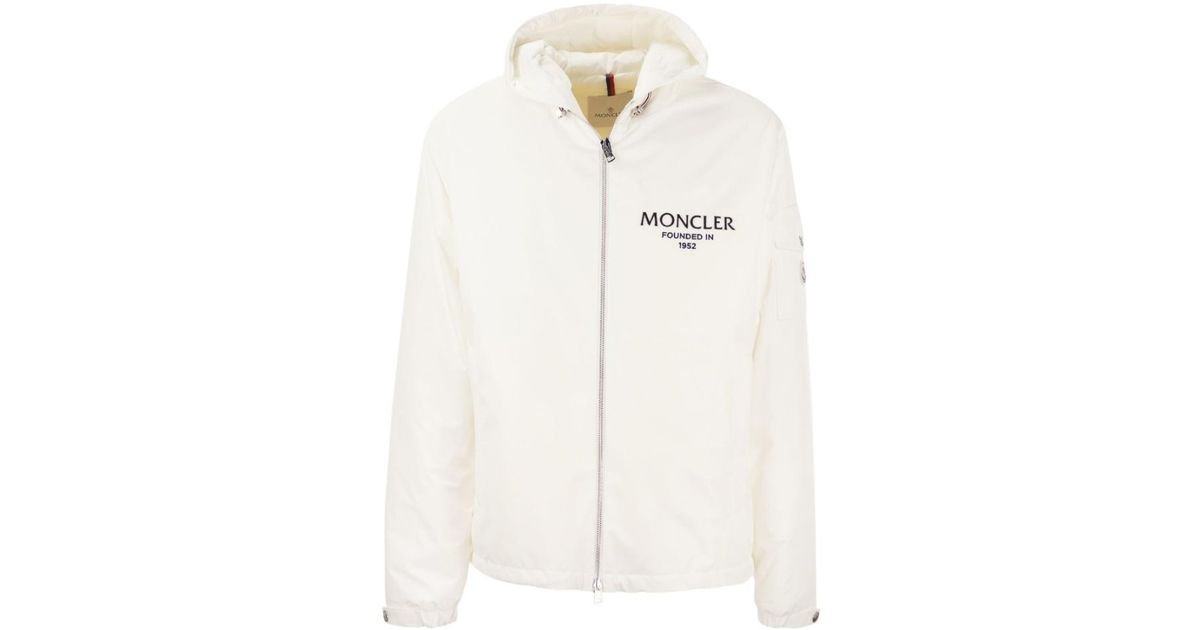 Moncler Logo-Lettering Hooded Puffer Jacket in White for Men | Lyst