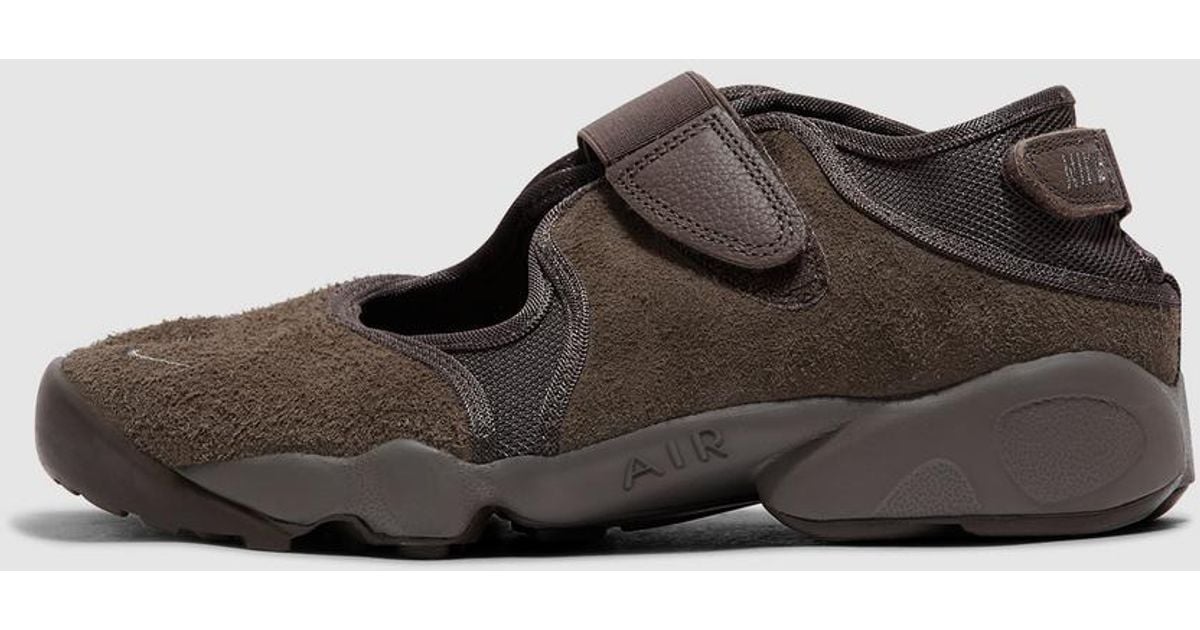Nike Air Rift Ip Sneaker in Brown | Lyst