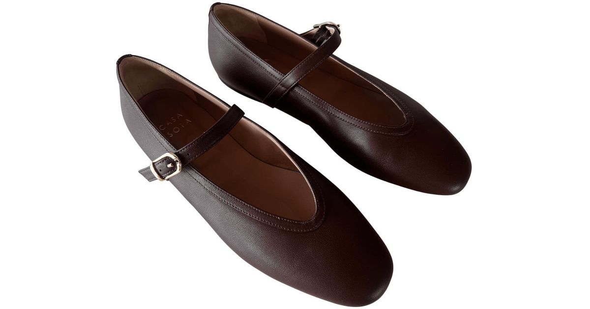 Casa Isota Mafalda Flats in Brown | Lyst
