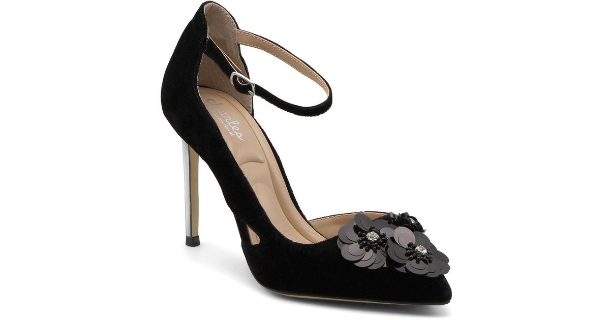 Charles David Rae Pump in Black | Lyst