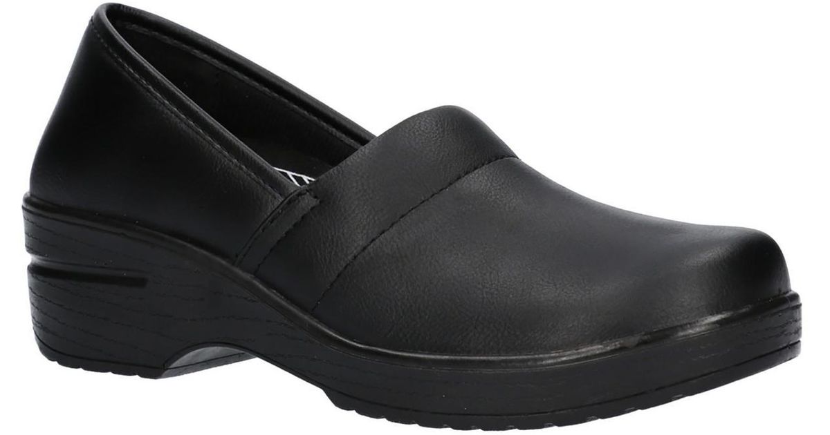 Easy Works by Easy Street Solid Made Ballet Flats in Black | Lyst