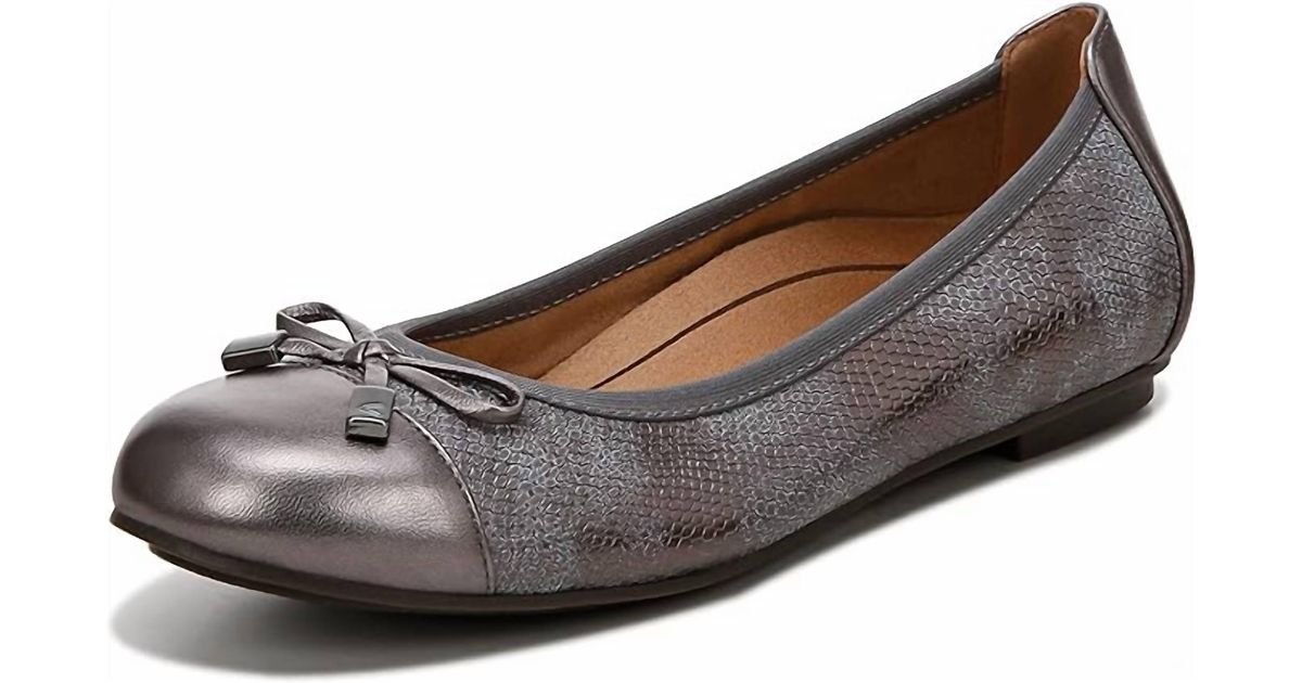 Vionic Minna Ballet Flat Shoes in Black | Lyst