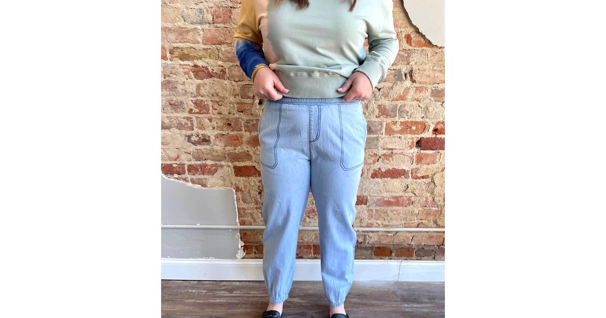 Elan Amber Relaxed Fit Jogger in Blue | Lyst