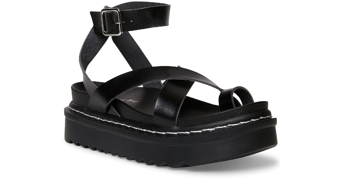 Madden Girl Delanno Toe Loop Flatform Footbed Sandals in Black | Lyst