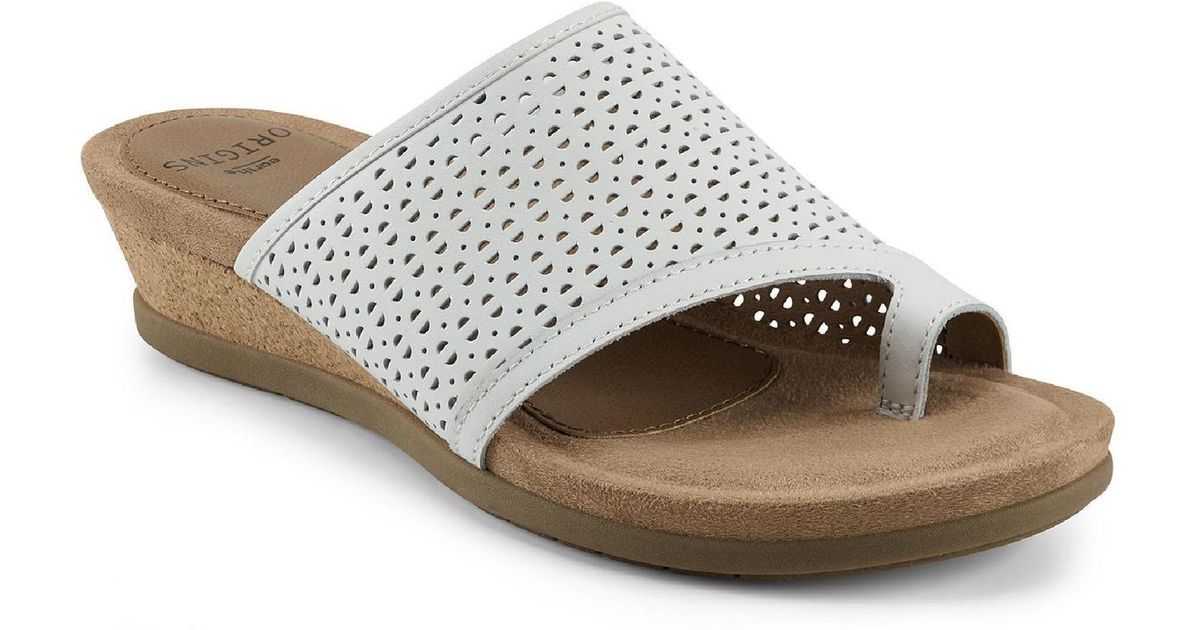 Earth Origins Pearl Suede Toe Loop Wedge Sandals in White | Lyst