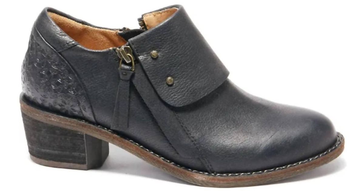 HALSA FOOTWEAR Michelle Ankle Boot in Black | Lyst