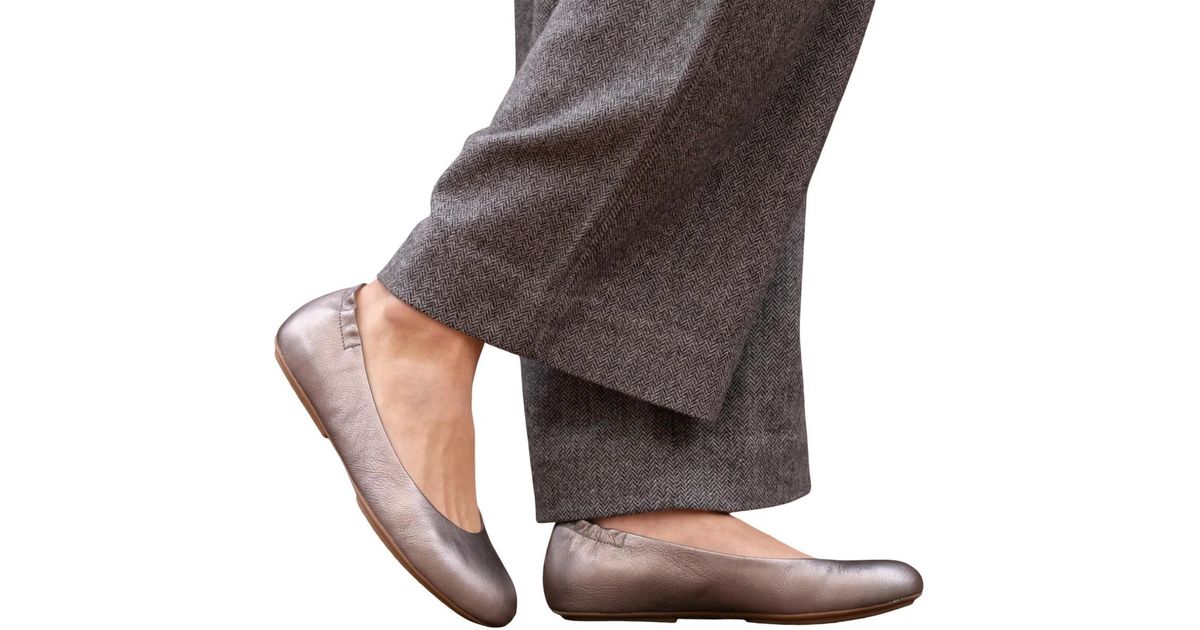 Dansko Mollie Flats in Brown | Lyst