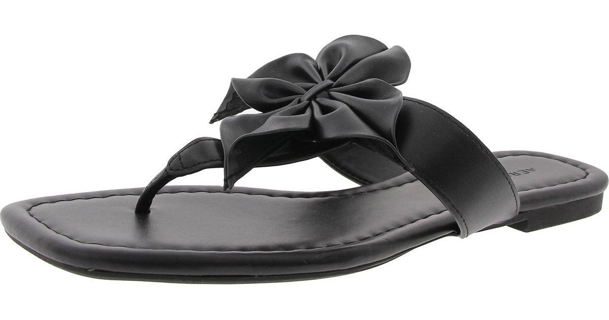 Aerosoles Calla Faux Leather Square Toe Thong Sandals in Black | Lyst